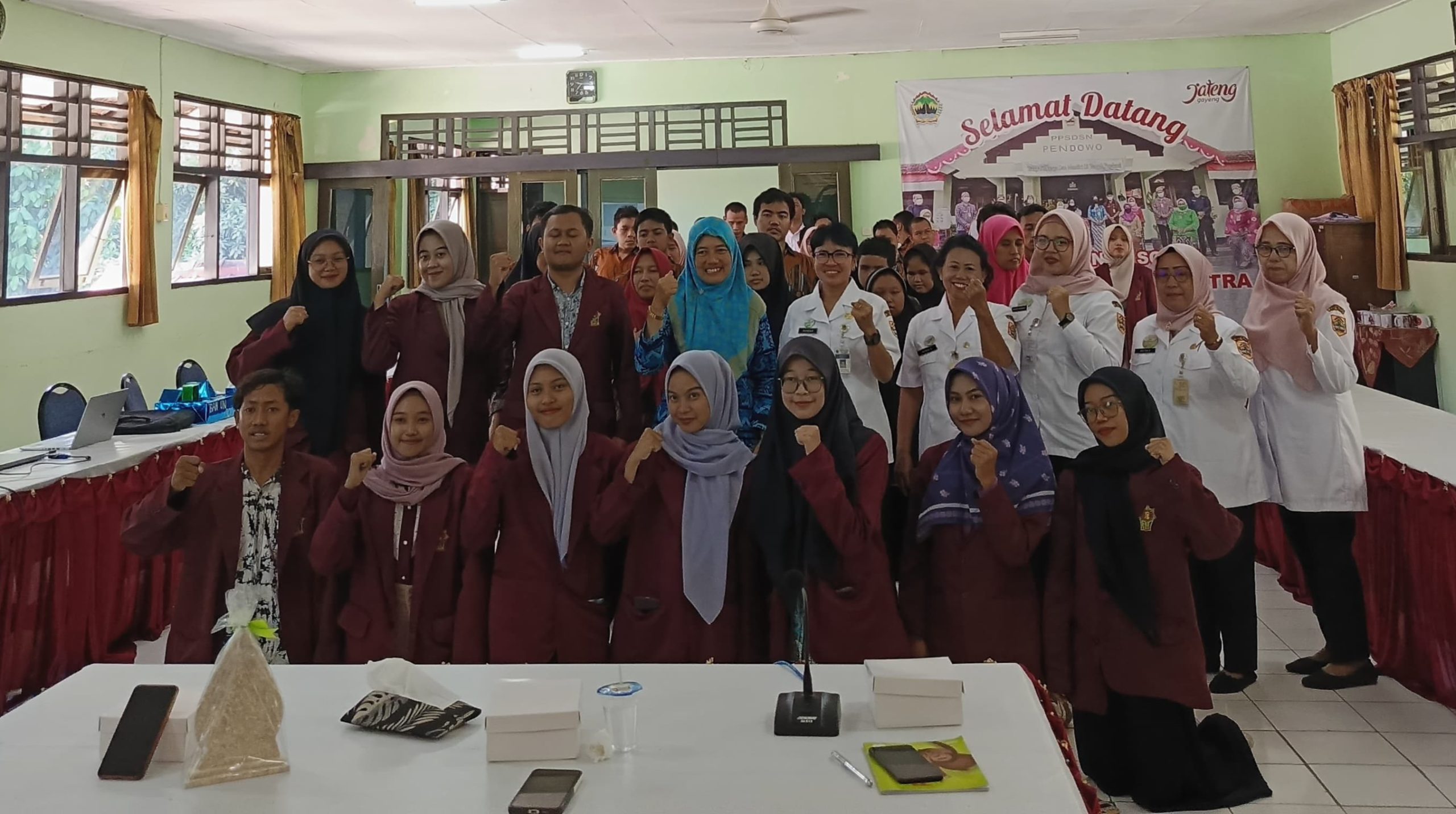 Lima Mahasiswa UIN Sunan Kudus Ciptakan Kartu Tod Huruf Braille Buat Tunanetra di Respon Positif